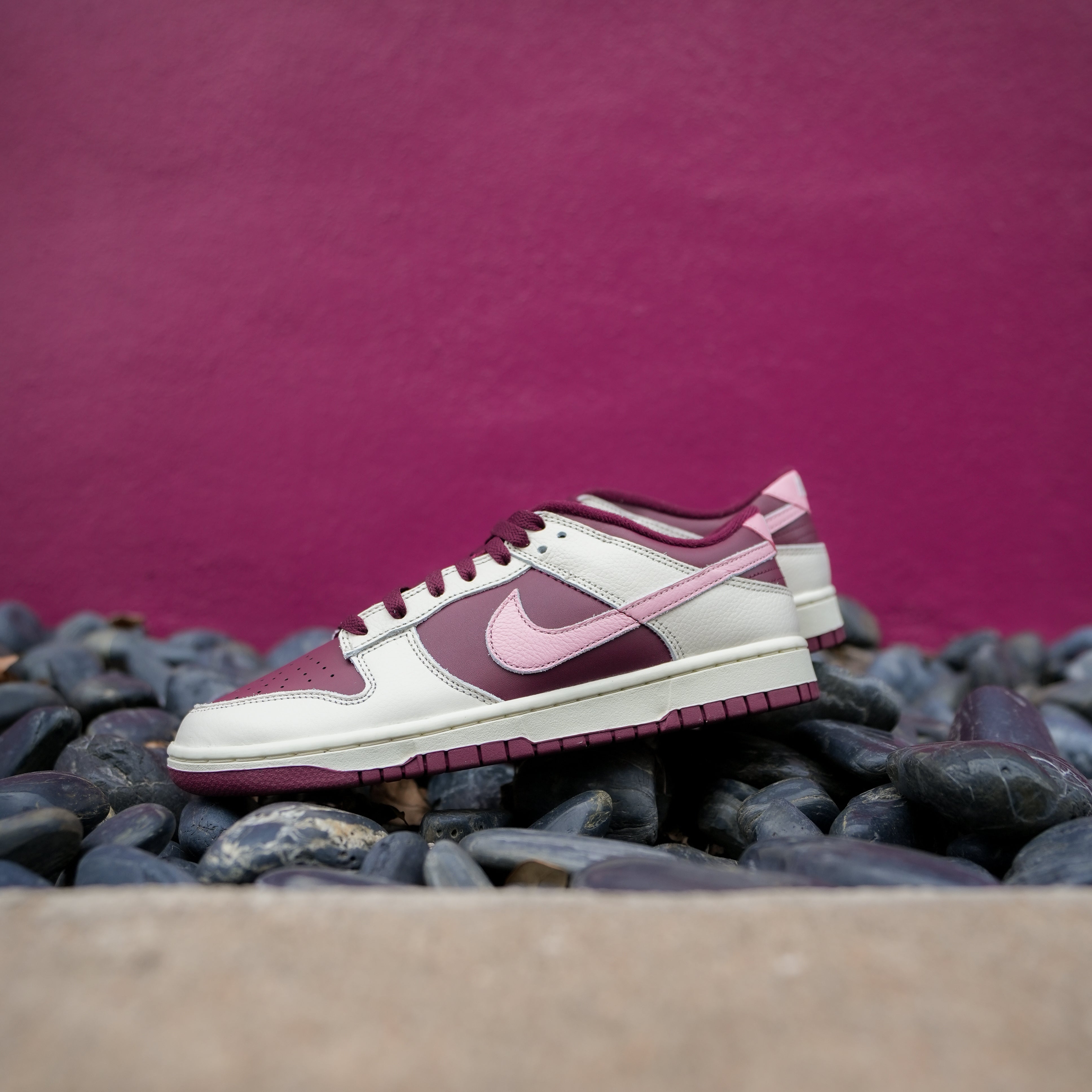 Nike Dunk Low "Valentine's Day" – TheBetterGeneration